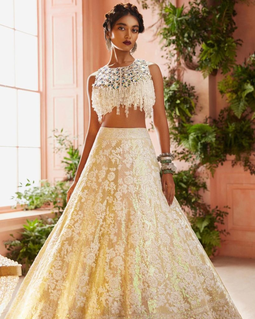 The Evolution of Blouse Designs in Indian Fashion: From Tradition to ...