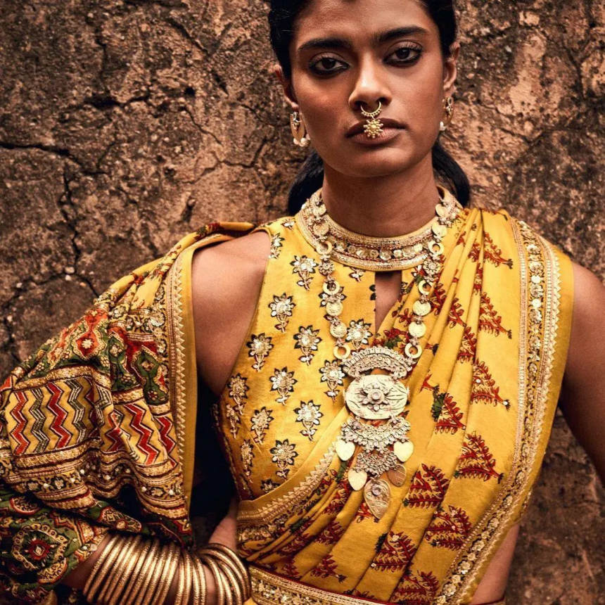 The Ultimate Guide to Modern Blouse Designs Trendy Styles for Every ...