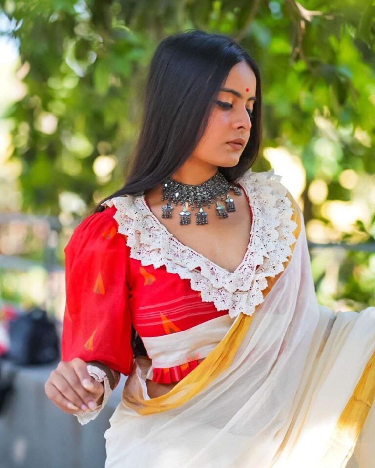 Latest Blouse Lace Designs to Enhance Your Saree Look Front and Back
