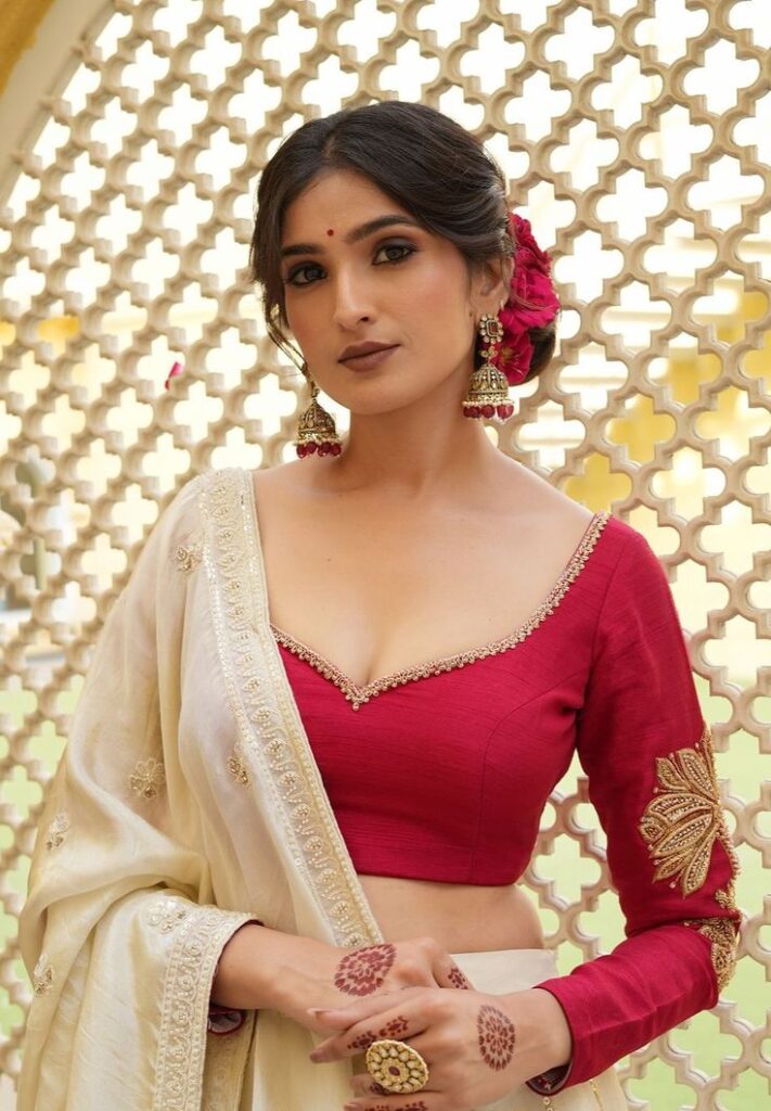 Top 27 Stylish Pattern Blouse Designs to Rock with Sarees and Lehengas