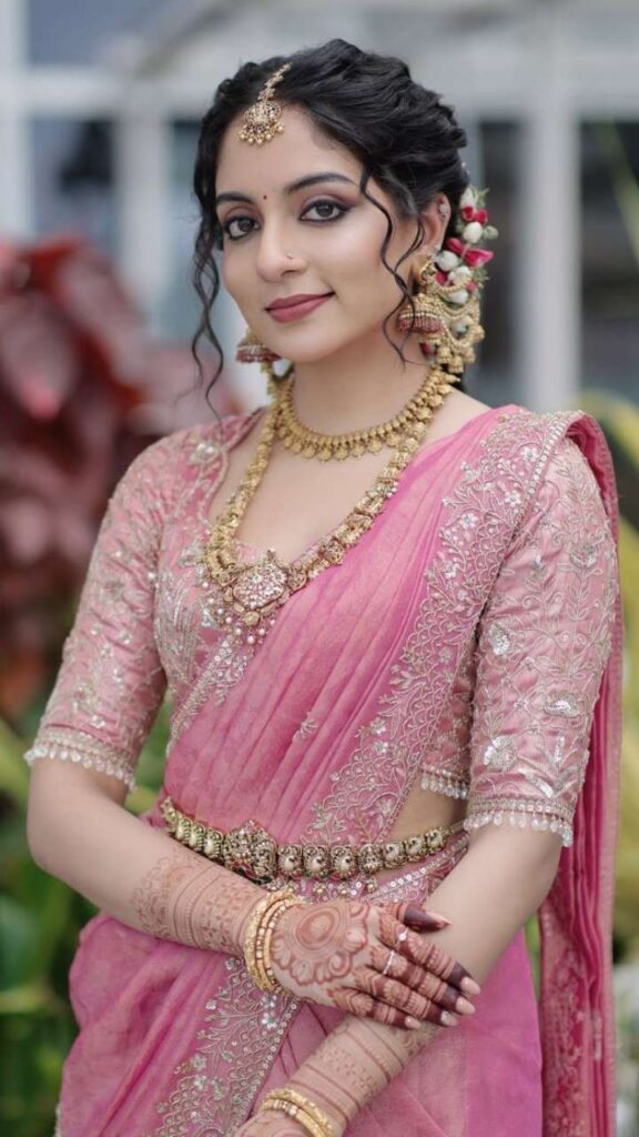 Top 27 Stylish Pattern Blouse Designs to Rock with Sarees and Lehengas